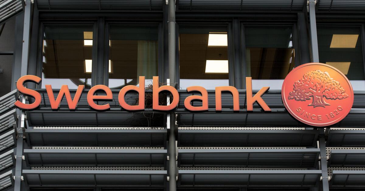 Swedbank throws AT1 at dollar yield hunters as Nordic peers stay local