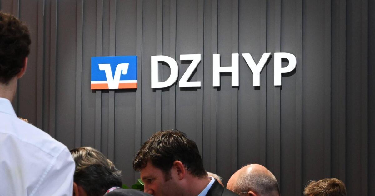 DZ Hyp blows open euro covered with green deal