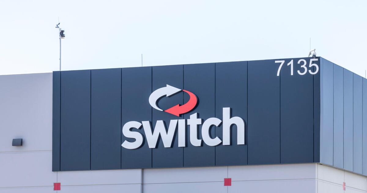 Switch widens after AI noise but clinches deep book on CMBS debut